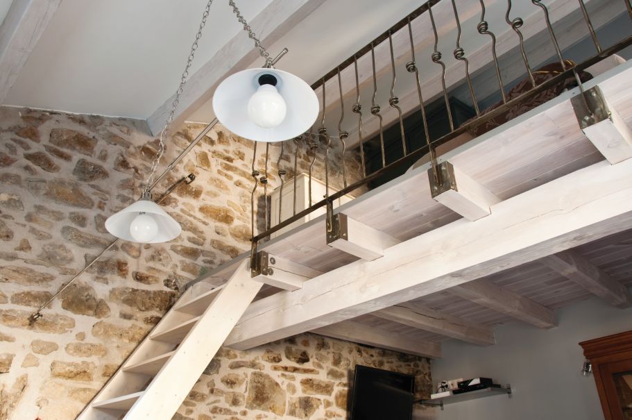 Antresola, Adaptacja wysokiego pomieszczenia - LivingRoom24